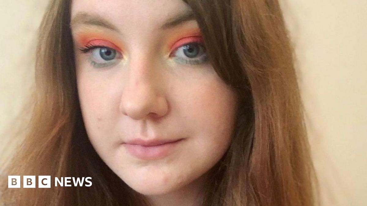 Junior doctors' strike: 'I'm in pain but I support strikes' - BBC News