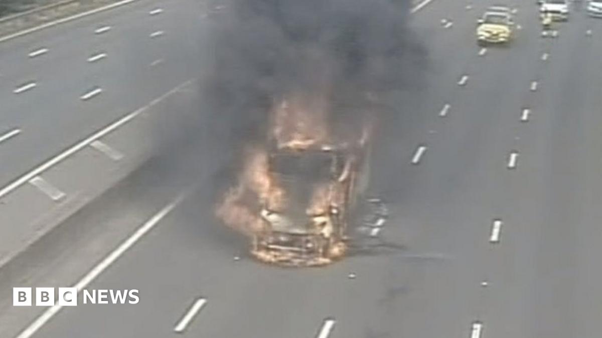 Long delays on M5 and M42 after vehicle fires - BBC News