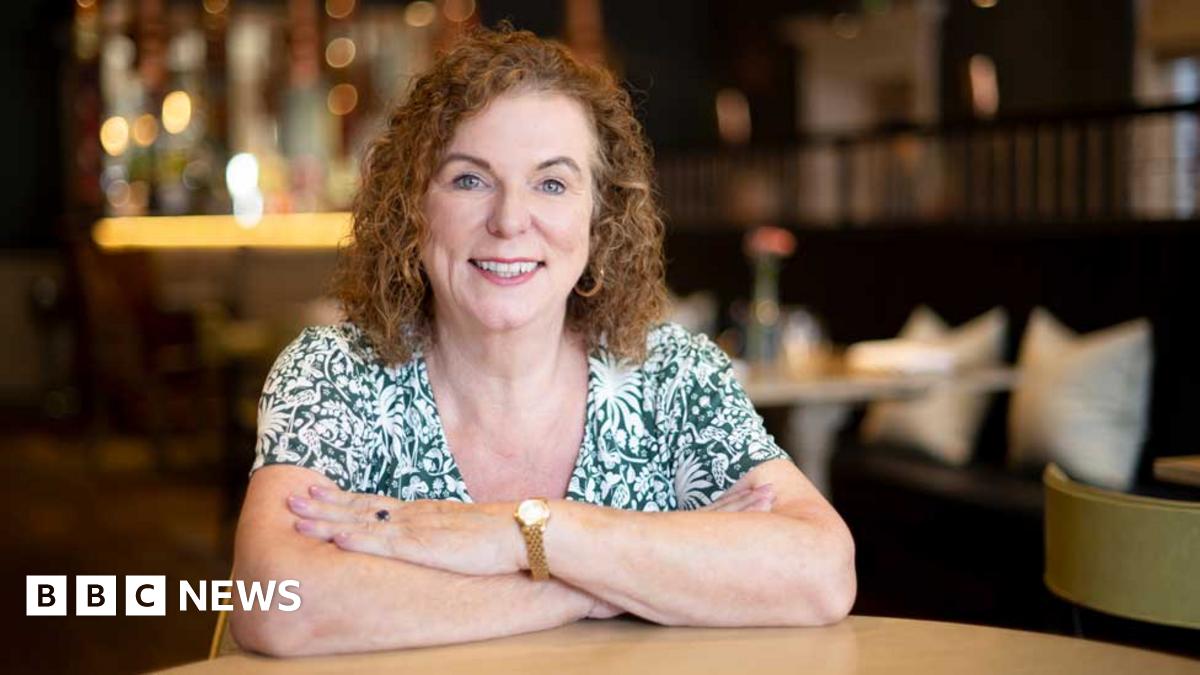 Southwold: Adnams brewery boss Dr Karen Hester to retire - BBC News