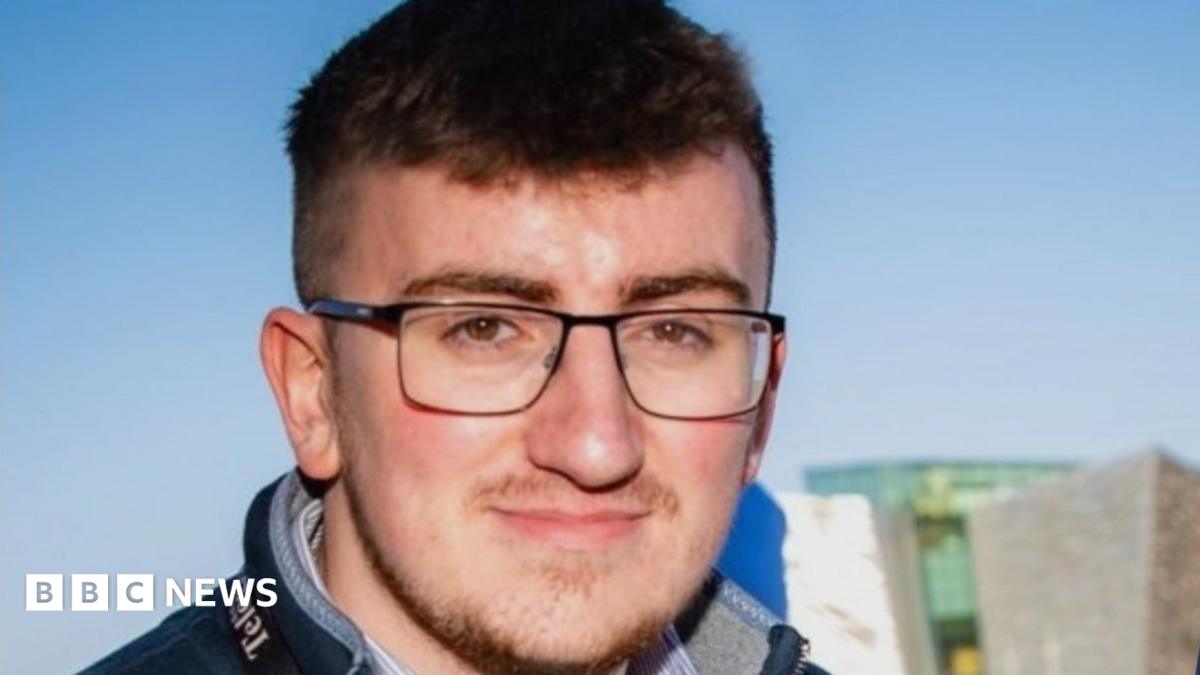 Londonderry: Journalist suffers facial injuries in street attack - BBC News