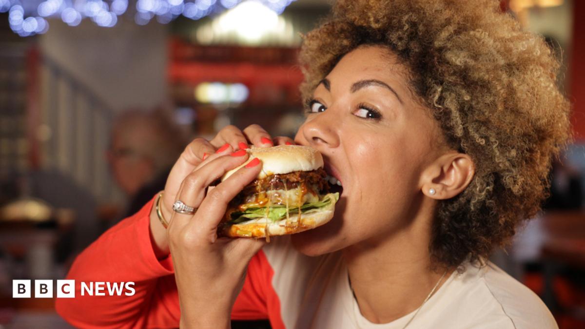 Why eating a lot of fat is worse for men than women - BBC News
