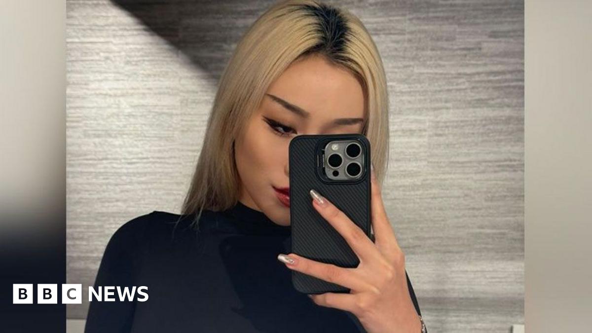 London: Mobile phone snatch victim gives chase - and gets it back - BBC ...