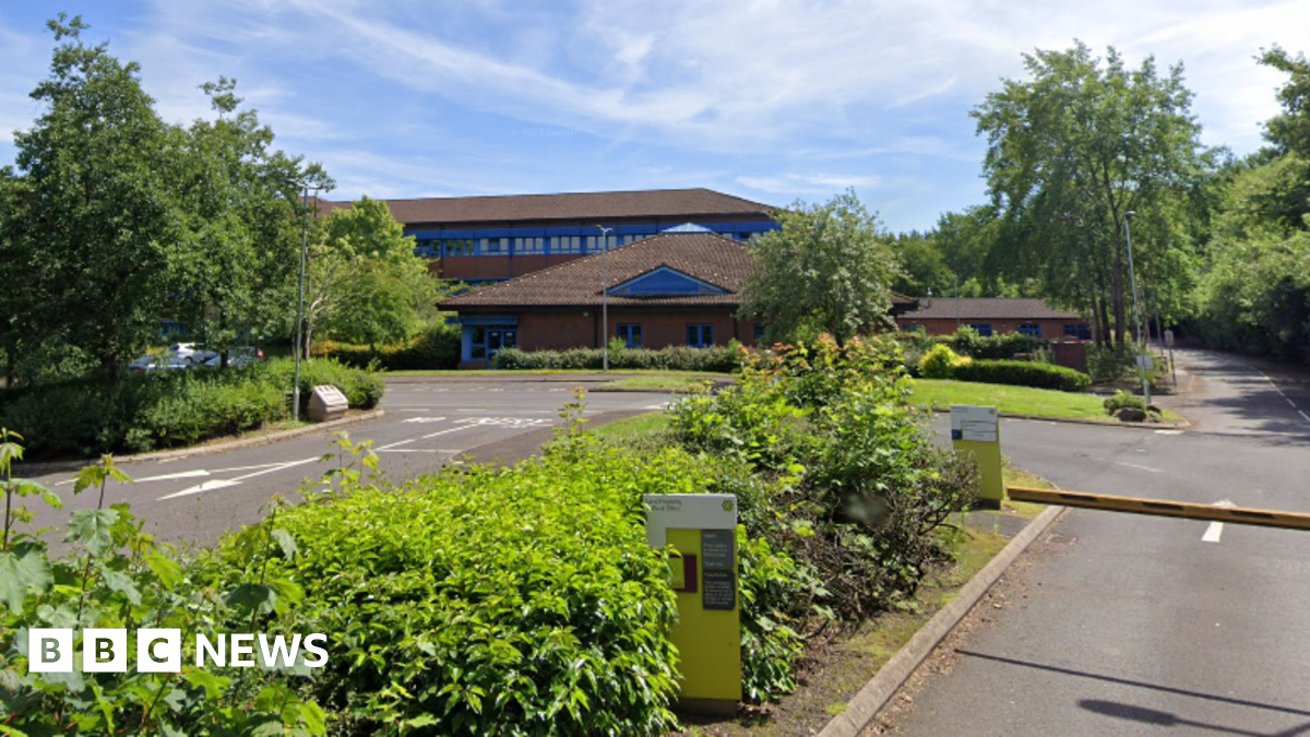 More than 1,000 HMRC jobs secured in Telford - BBC News