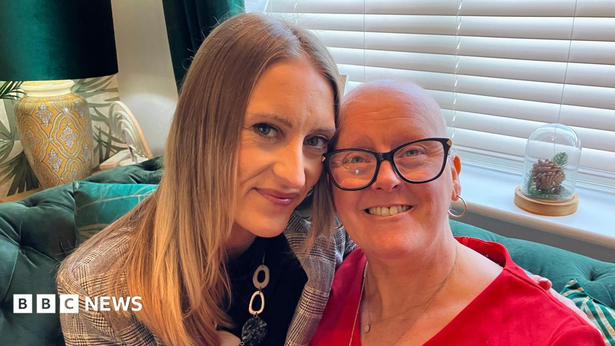 Terminal cancer patient 'scared' of dying at home - BBC News