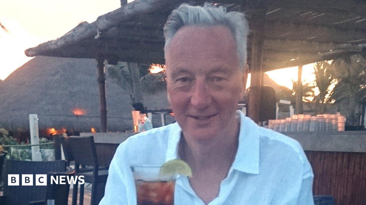 Peter Day death: Headphones runner 'oblivious' to lorry - BBC News