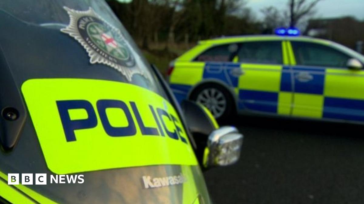 Downpatrick crash kills 18-year-old man - BBC News