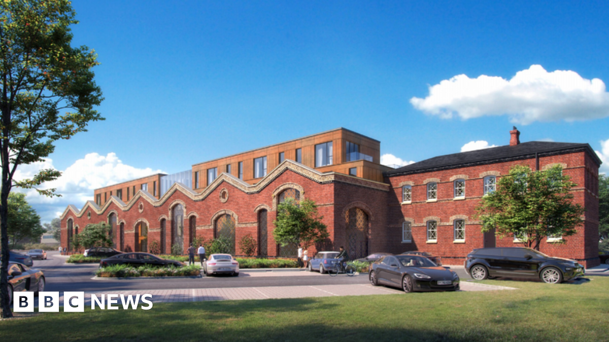 Plans to convert Worcester railway shed into apartments stalls - BBC News