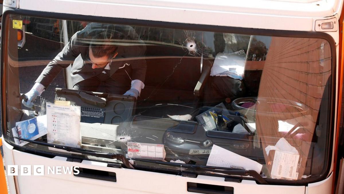 Swede detained after Barcelona police fire on stolen butane gas truck ...