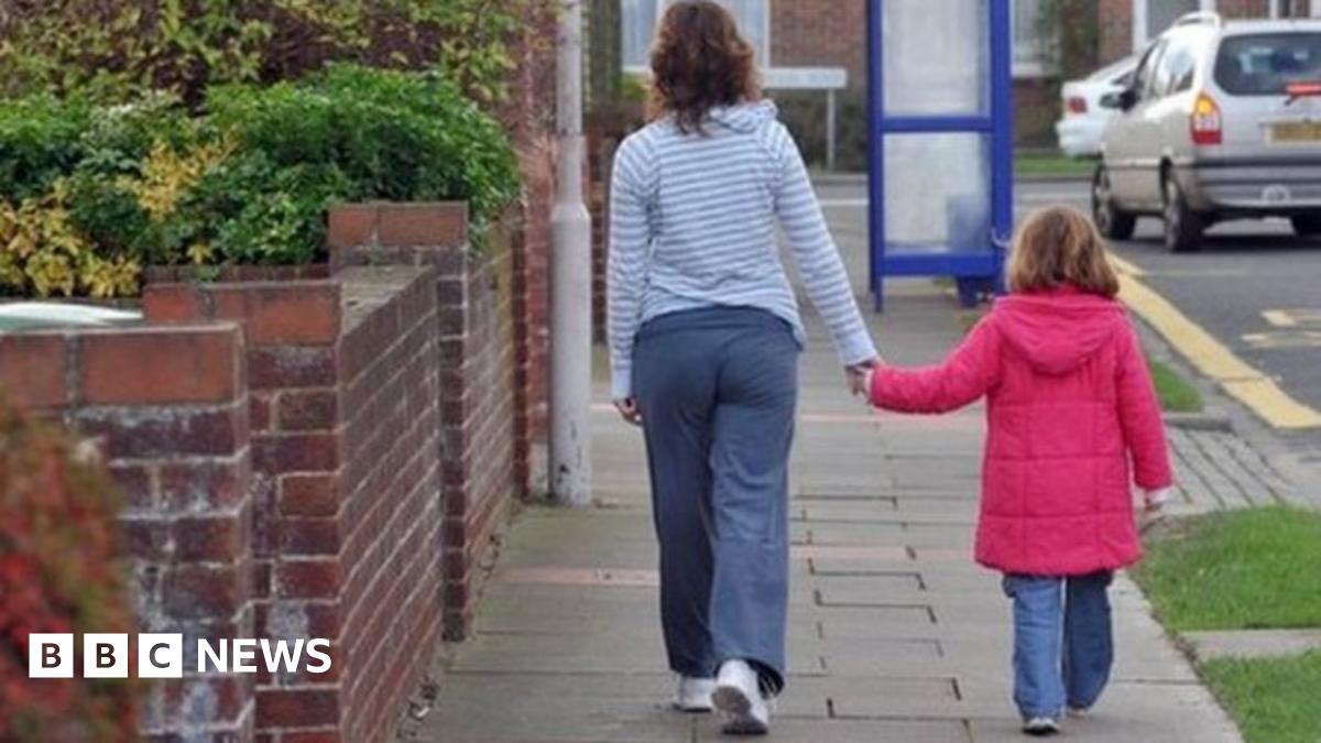 Sally Holland: Children 'want safer routes to school' - BBC News
