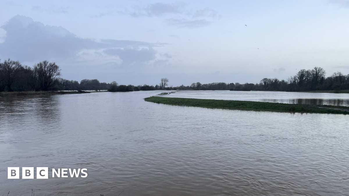 Disruption continues after Storm Henk across south-east England - BBC News