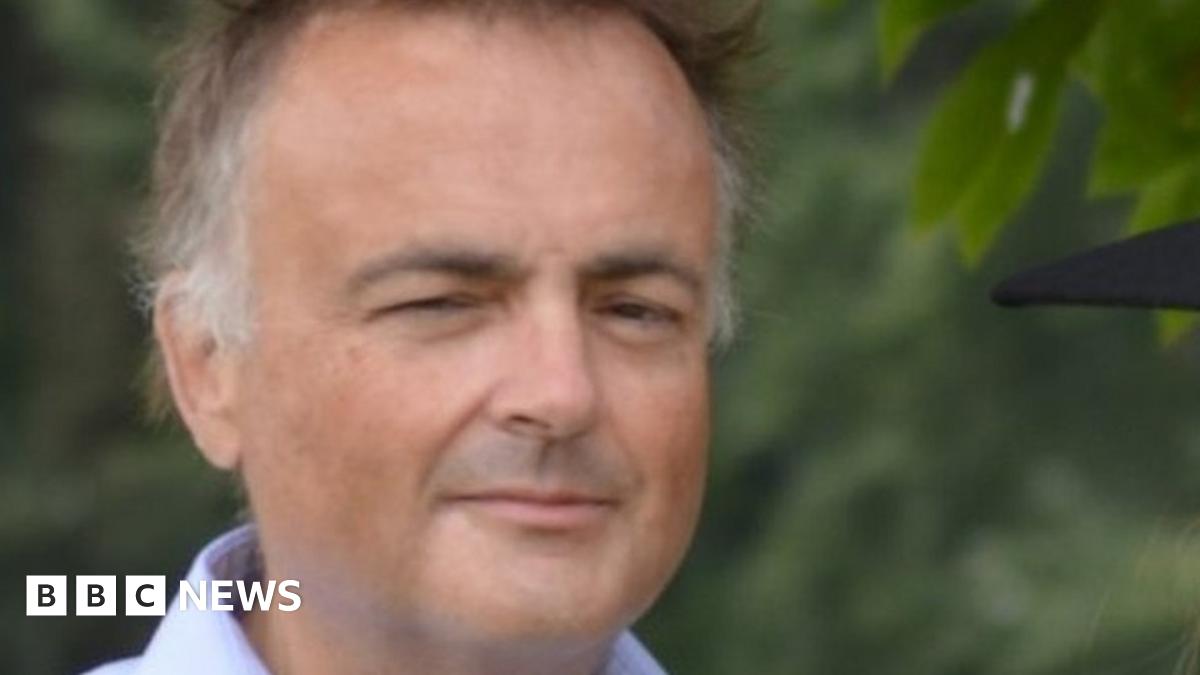 Weymouth boatyard crush victim identified as Kevin Keeler - BBC News