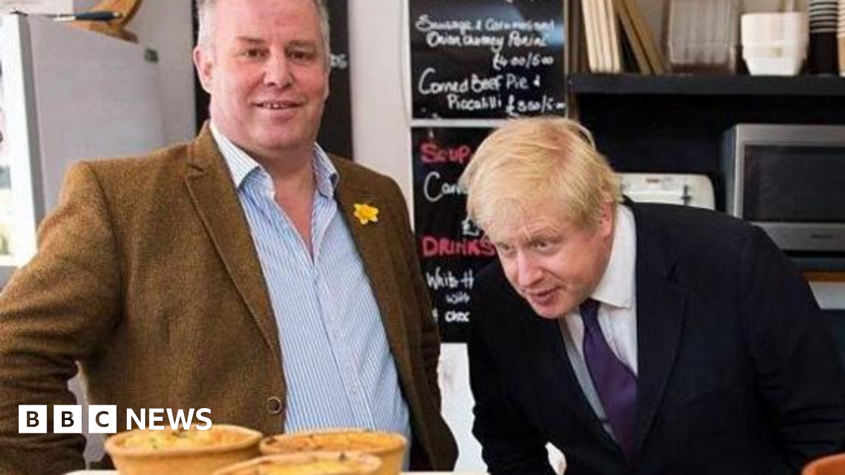 Welsh Conservatives: Who is Andrew RT Davies? - BBC News