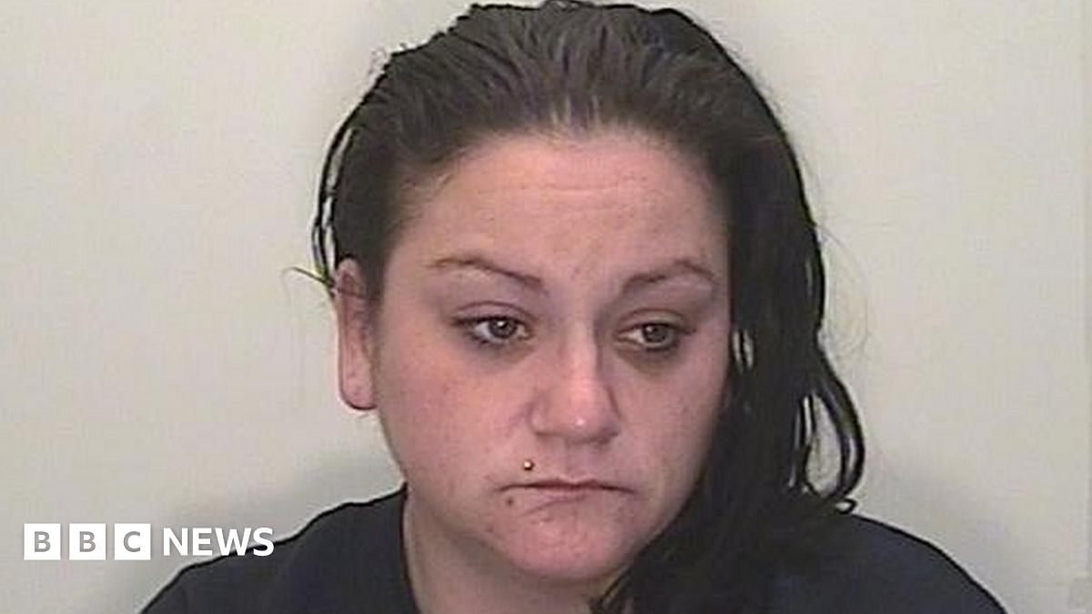 Woman convicted of Swindon house fire murder - BBC News