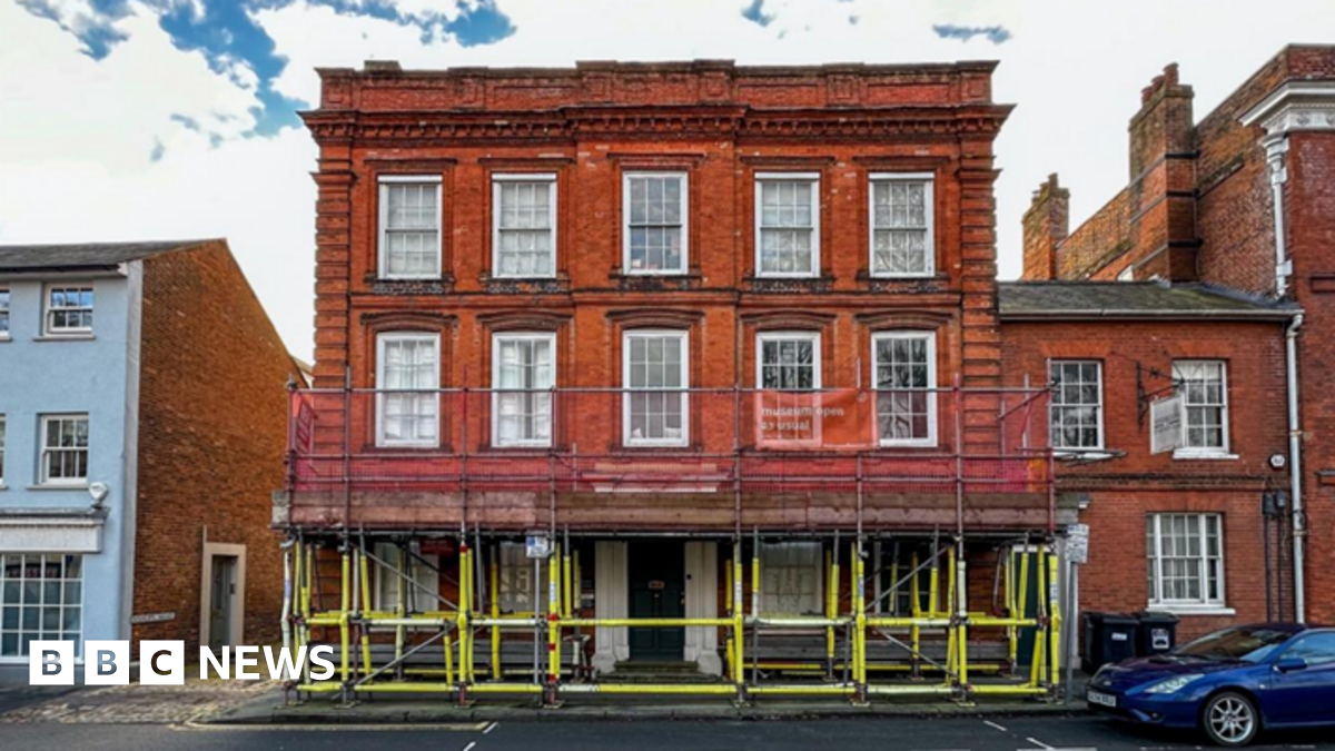 Museum of Farnham: Restoration work to begin in January - BBC News