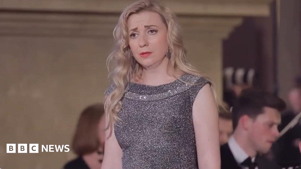 Ukraine war: Opera singer makes Aberystwyth her home - BBC News