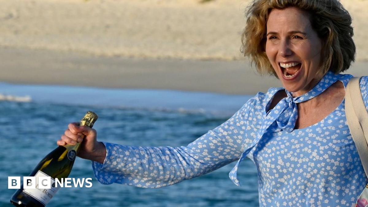 Sally Phillips on daring to star in a sex comedy film - BBC News