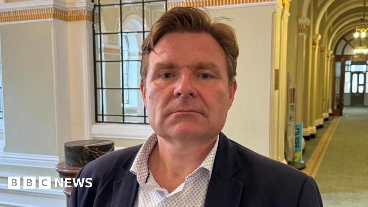 Some refuse workers will lose money - council leader - BBC News