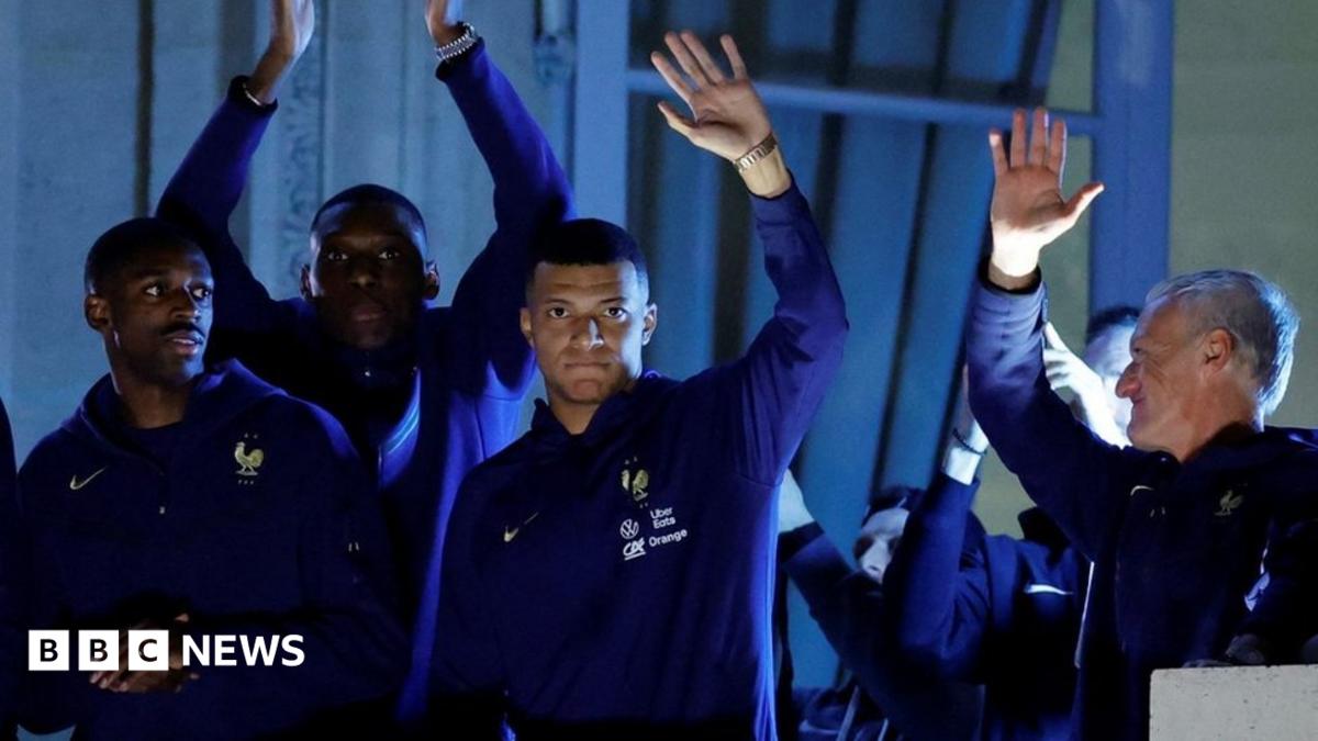 In pictures: France receive heroes' welcome in Paris after World Cup ...