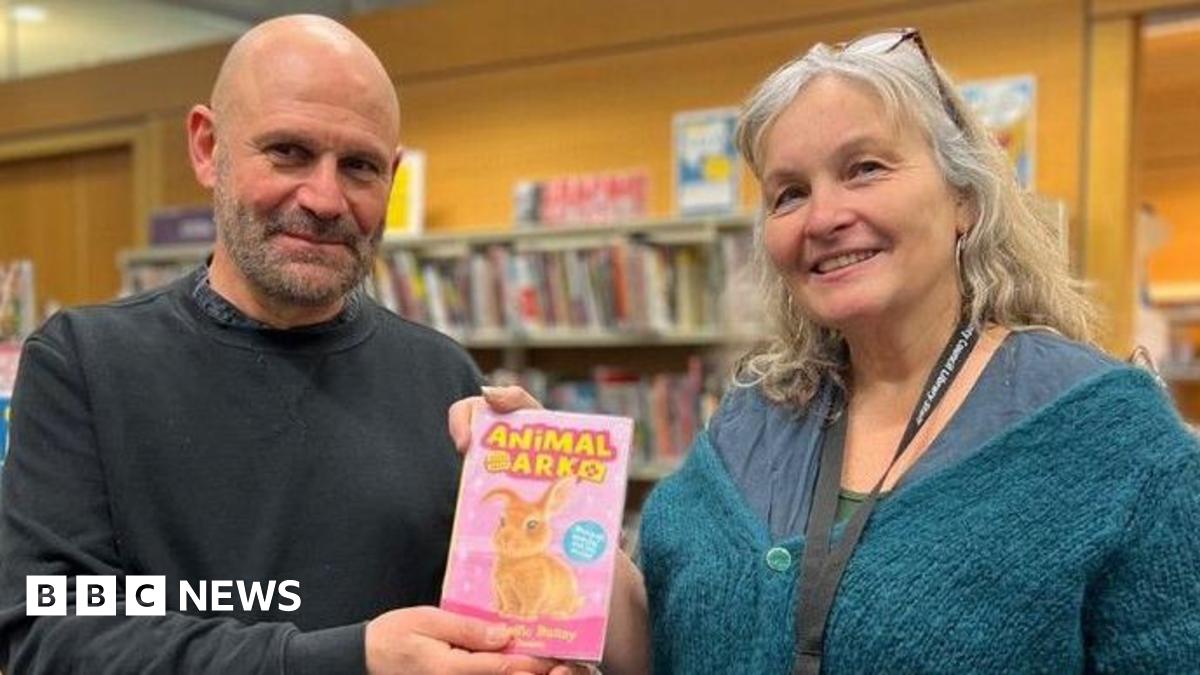 Norfolk book found in Connecticut is returned to Swaffham - BBC News