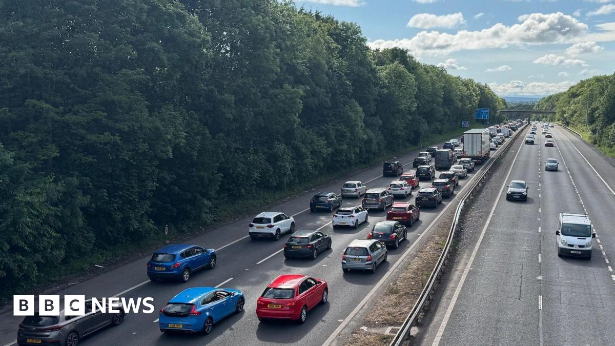 Delays after vehicle fire on M54 between Telford and Wellington - BBC News