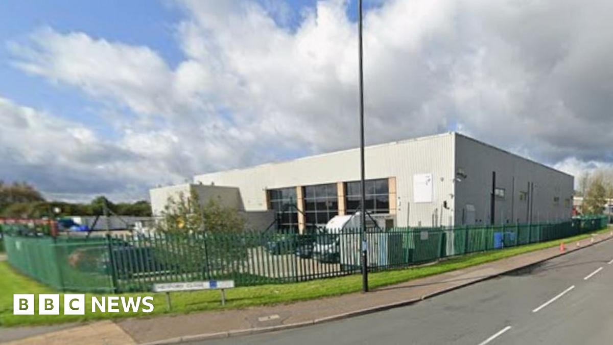 Coventry bacon factory expansion brings promise of new jobs - BBC News