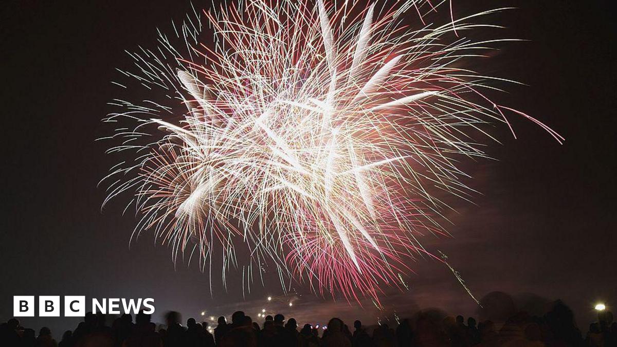 Plans for return of annual Blackheath Fireworks event - BBC News