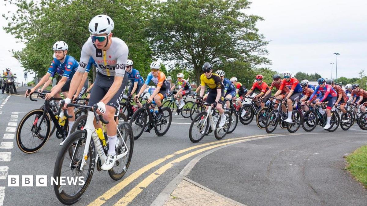 Consett cycling event brings European champion to town - BBC News