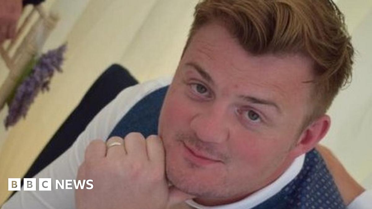 Covid: Tributes to 'Welsh gem' rugby player dad from Anglesey - BBC News