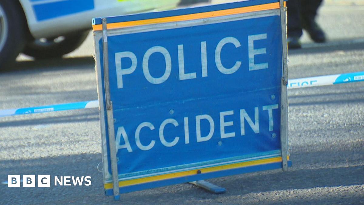 Motorcyclist, 26, dies in Moray crash - BBC News
