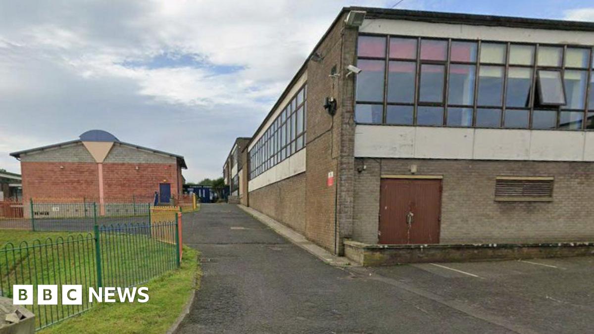 Eyemouth Primary relocation dropped after parental opposition - BBC News