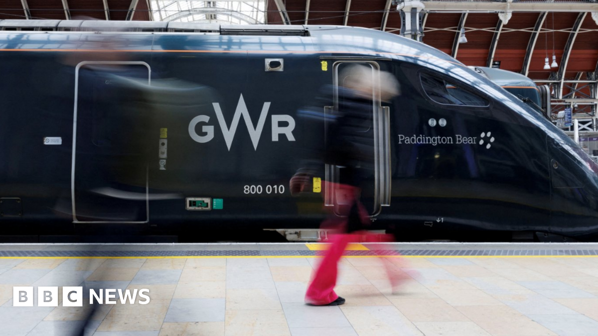 Cheltenham Spa trains cancelled due to bridge fault - BBC News