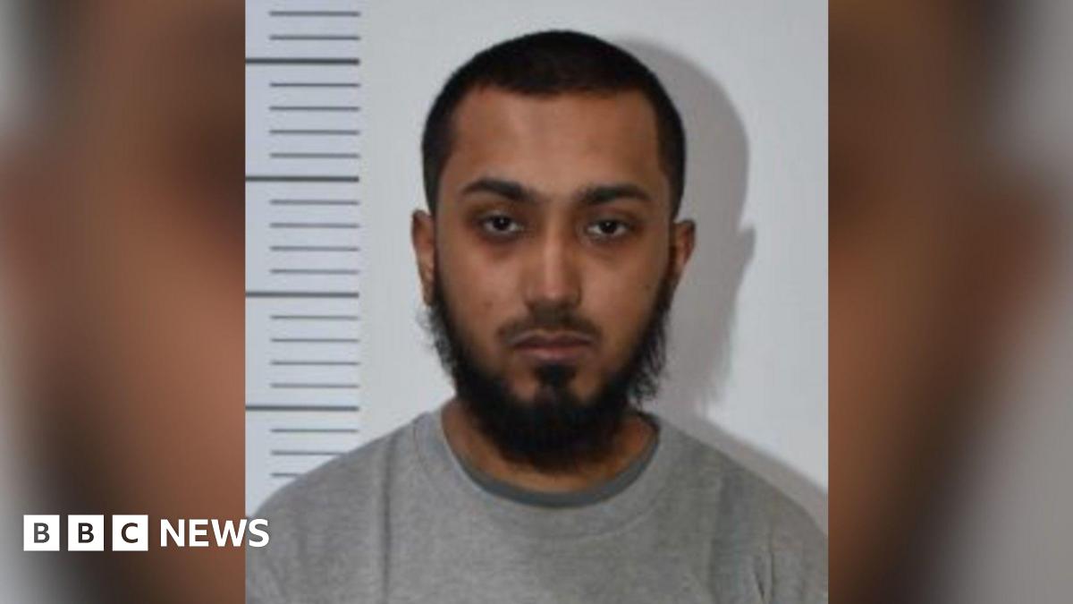 Cleethorpes jihad extremist Mohammed Mahfuz Ahmed jailed - BBC News