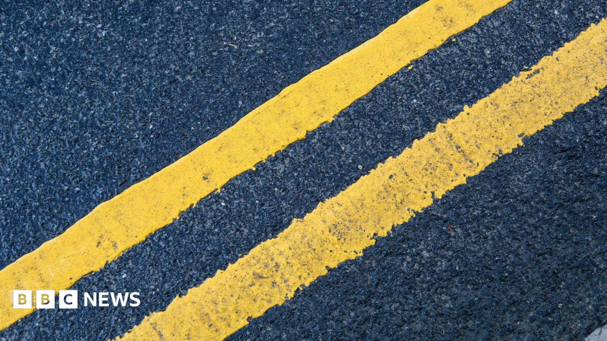 More double yellow lines coming to Lancing - BBC News