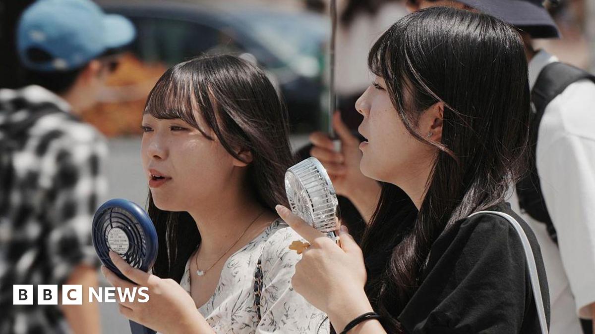 Extreme weather sweeps across Asia - BBC News