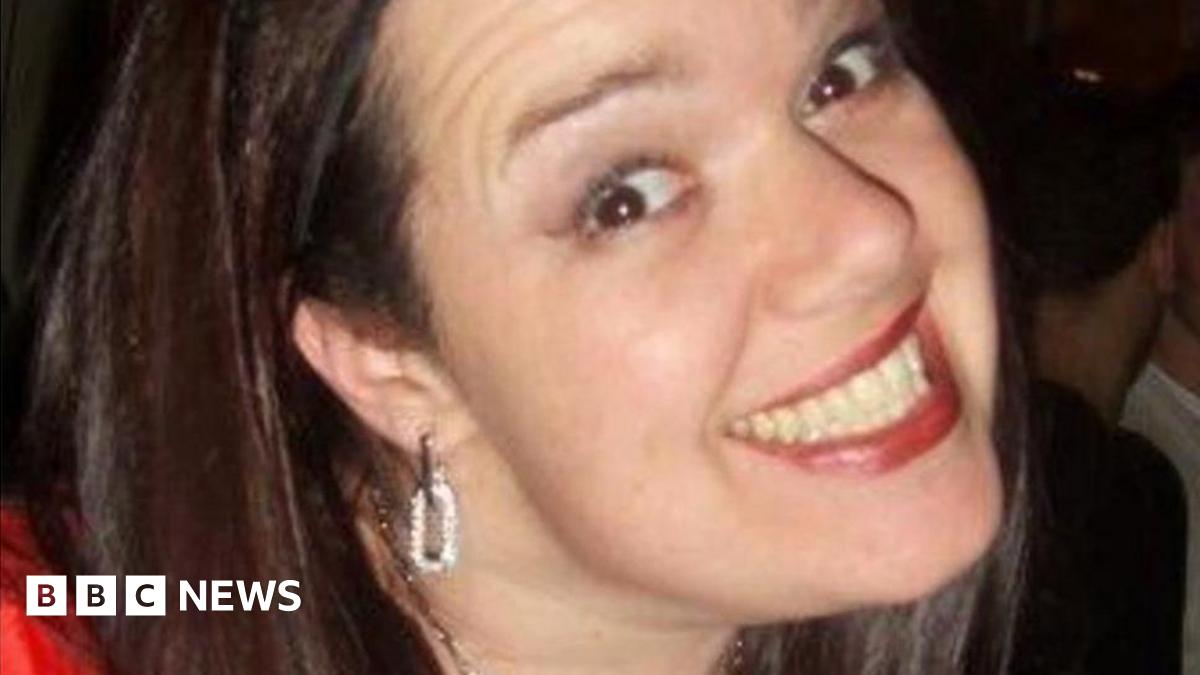 Romford: Trevor Baker for life for mallet murder of ex-partner - BBC News