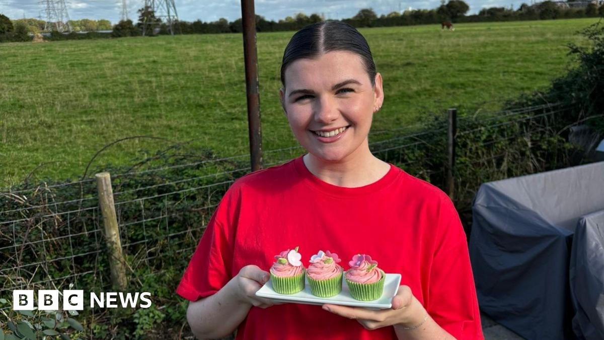 Woman's mission to bake cakes for the homeless on their birthday - BBC News