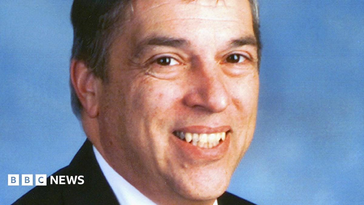 Robert Hanssen: Convicted US spy found dead in Colorado prison - BBC News