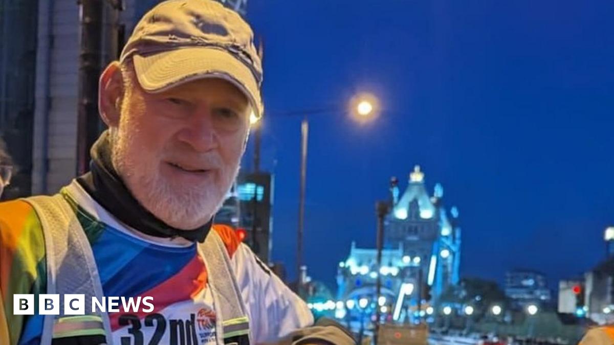 The London Marathon runners proud to be last - BBC News