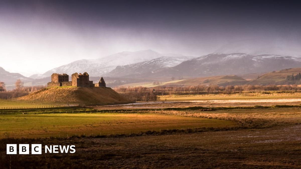 Kingussie flood protect scheme approved - BBC News