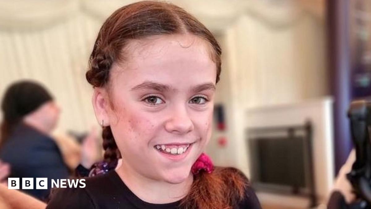 Devizes girl with muscular dystrophy is star of children's book - BBC News