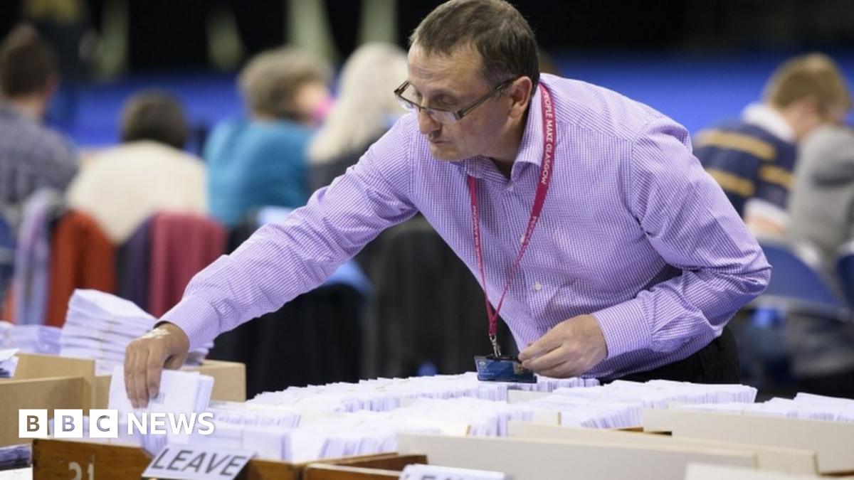 Leave campaign ahead in UK's EU referendum vote - BBC News