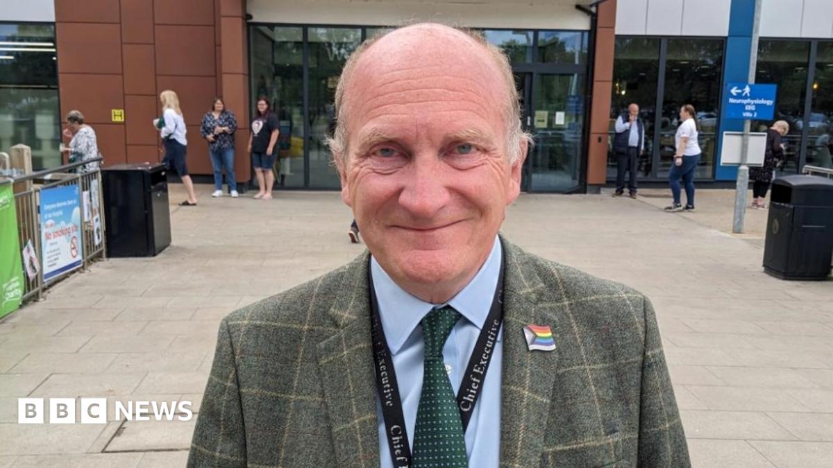 NHS boss temporarily takes on third Norfolk and Norwich Hospital - BBC News