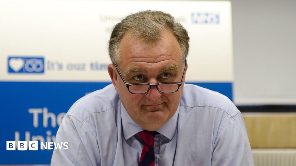 Mark Hackett to leave role as Staffordshire NHS trust boss - BBC News