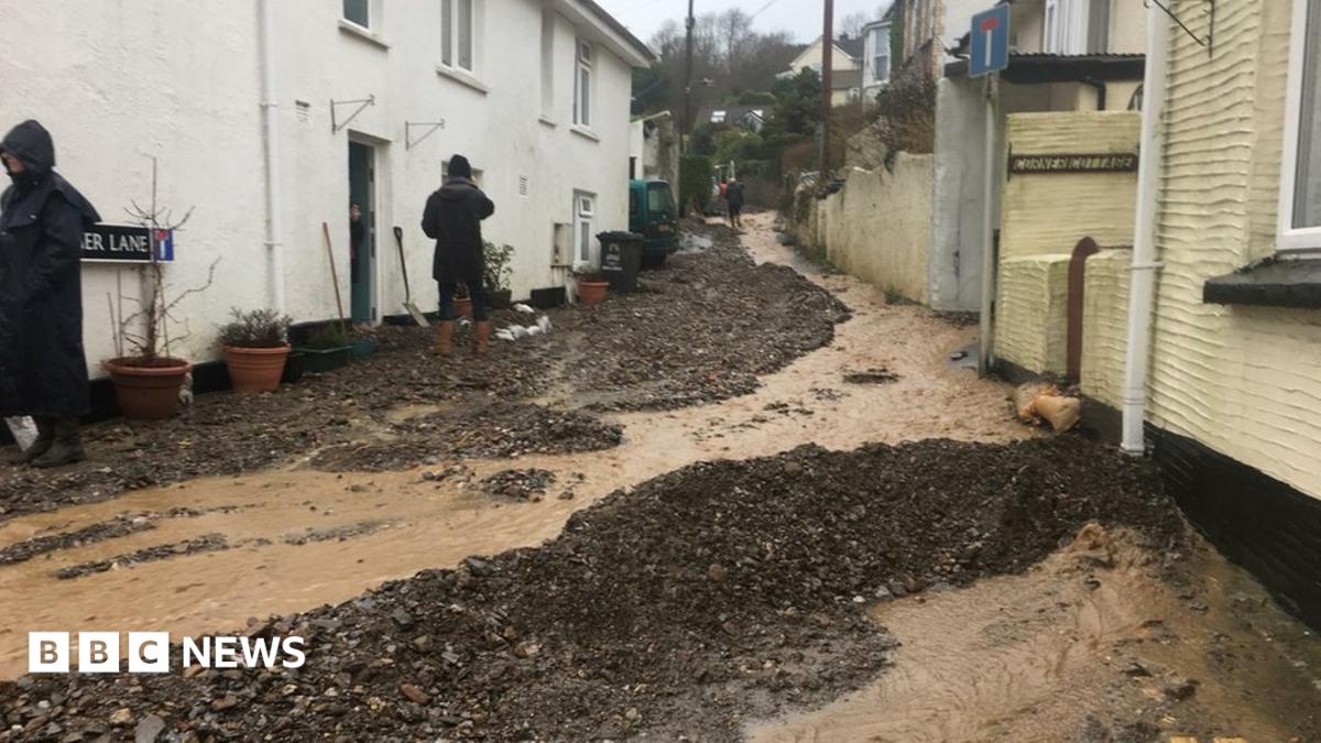 North Devon flooding: Homes evacuated after landslides hit - BBC News