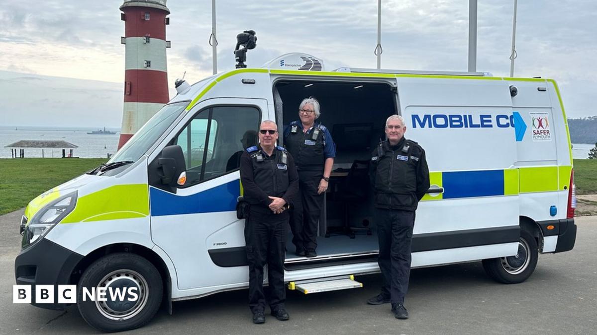 New police CCTV van in Plymouth aims to improve safety - BBC News