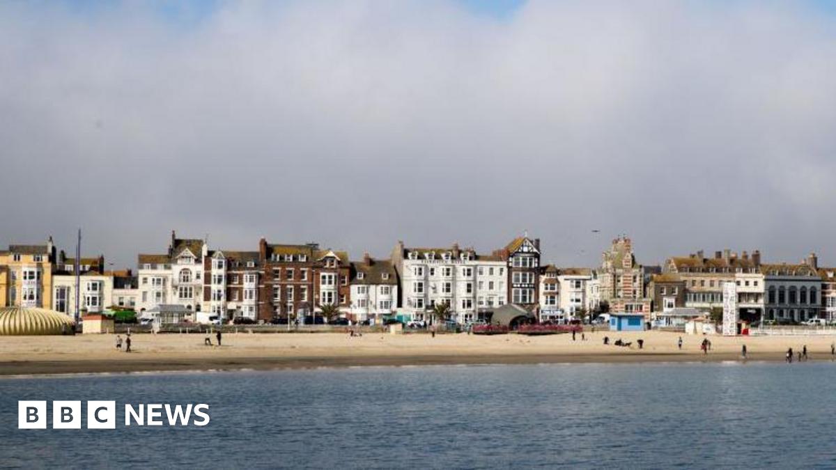 Weymouth: Seafront concert planned to mark VE Day anniversary - BBC News