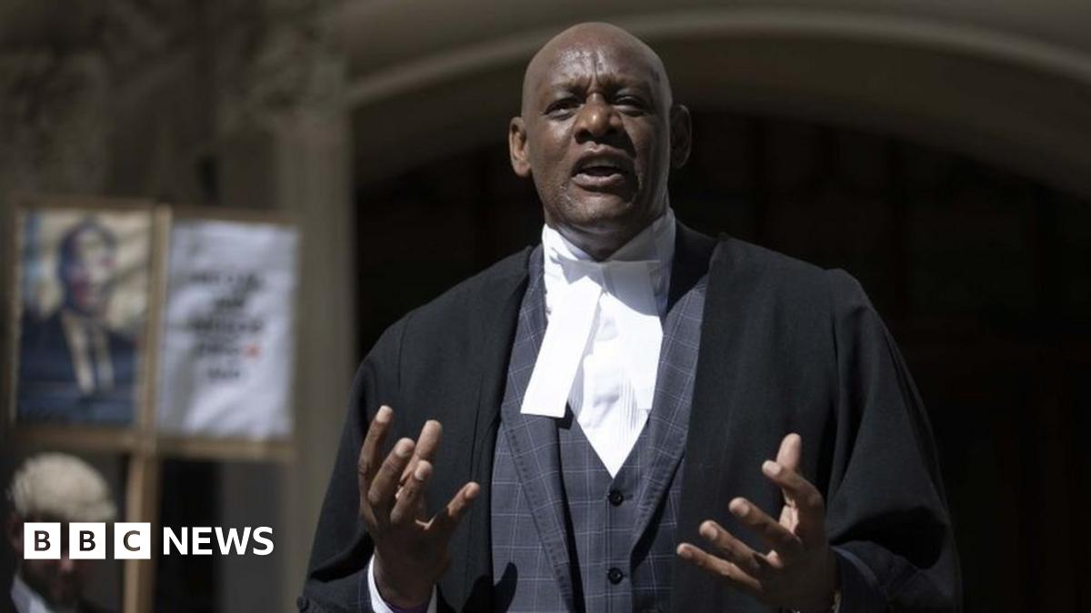 Criminal barristers in England and Wales vote to go on all-out strike - BBC News