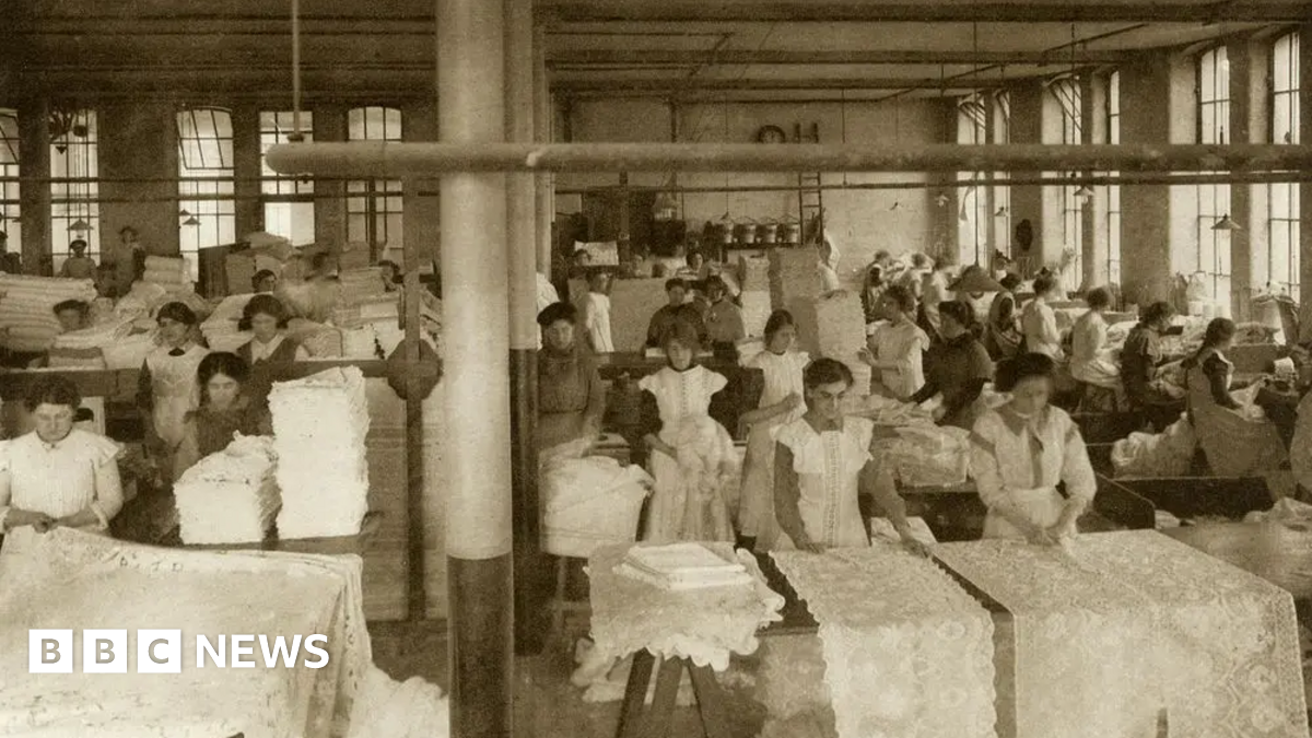 Nottingham's lace making history on show in library and online - BBC News