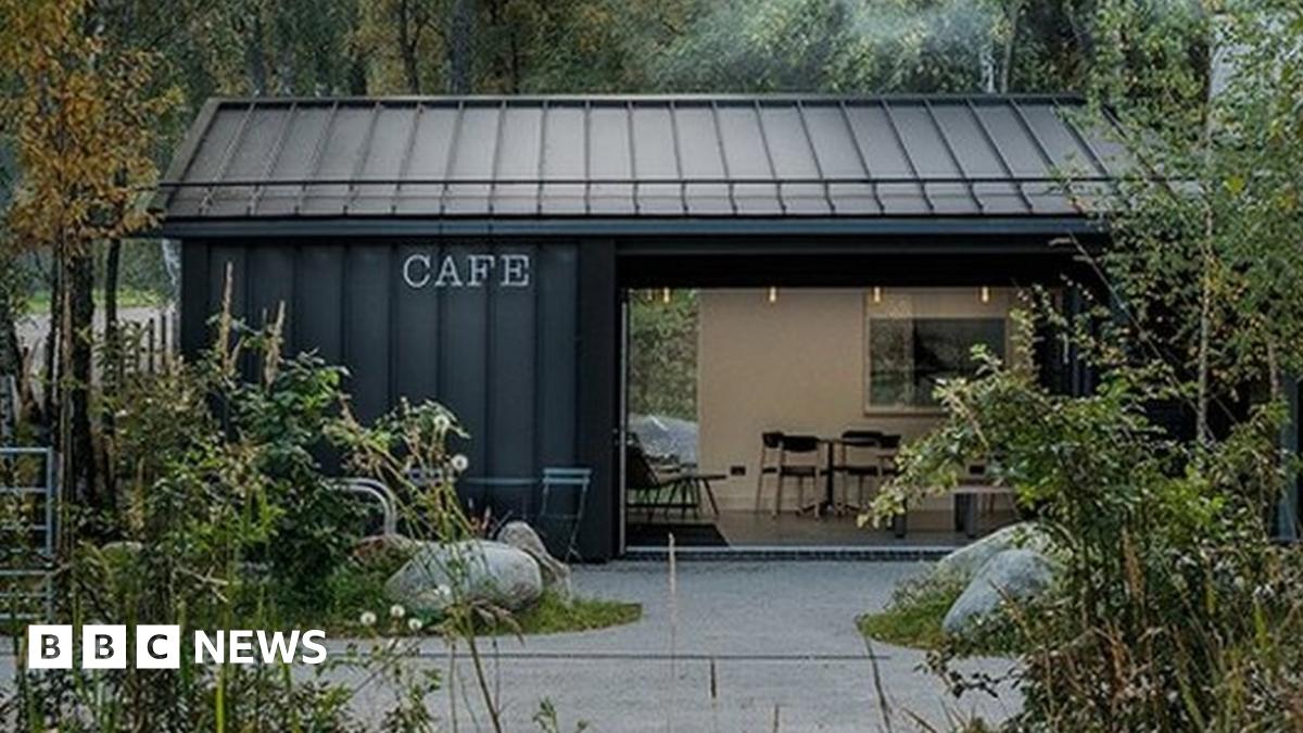 Crathie office and café wins top architecture prize - BBC News