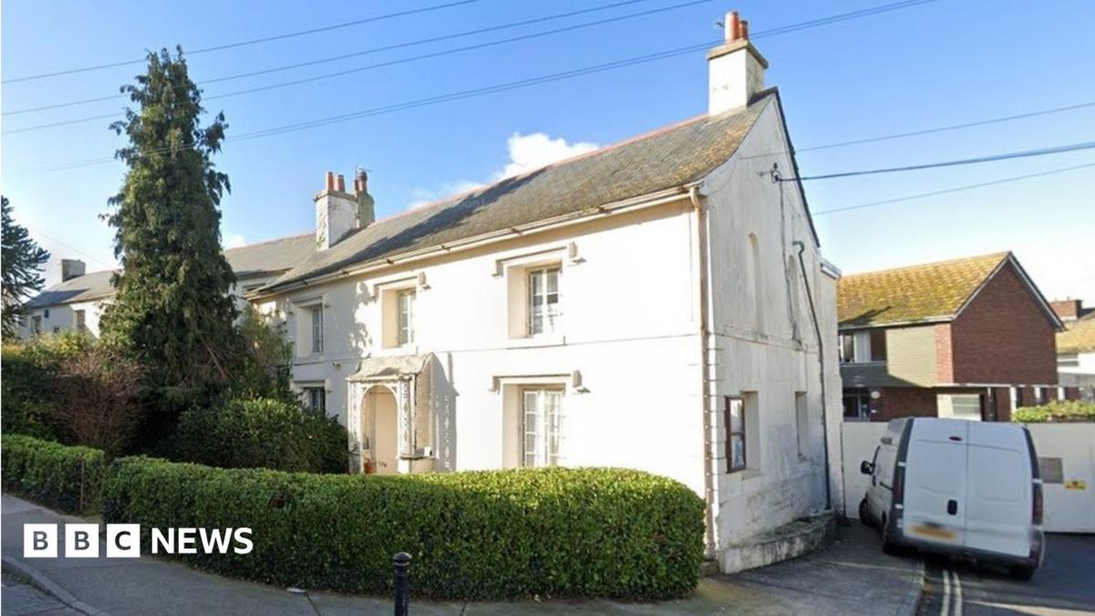 Torbay Council approves new housing for Brixham residents - BBC News